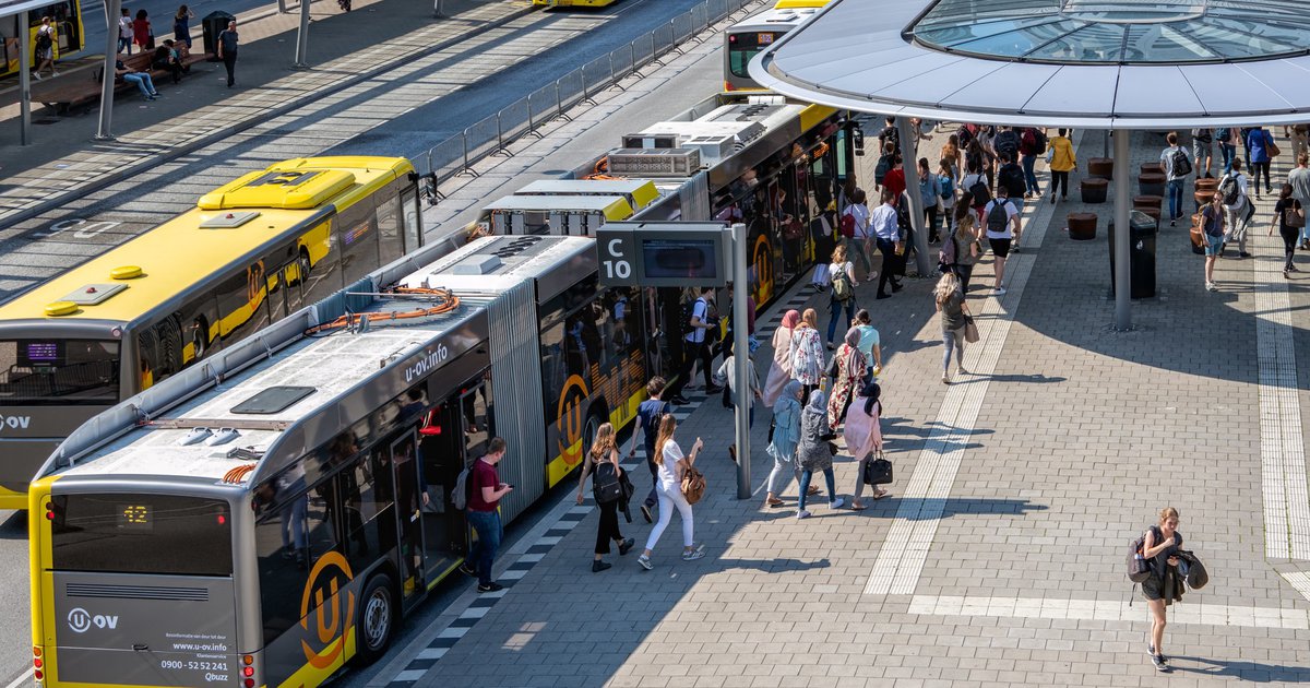 Duizend euro erbij voor werknemers in het openbaar vervoer | CNV