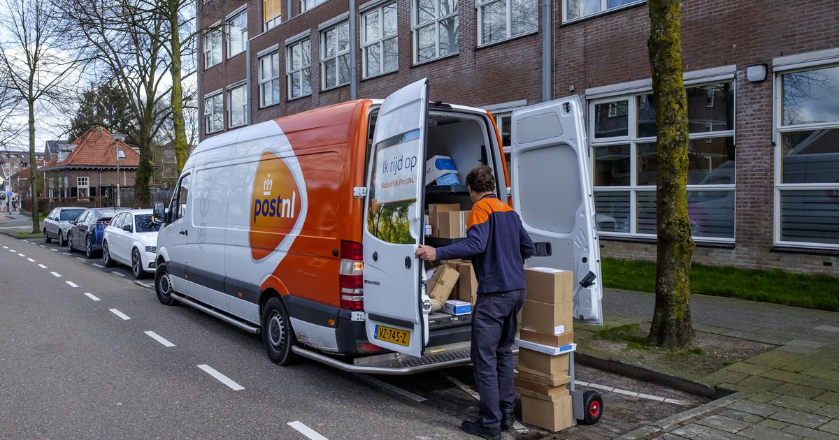PostNL neemt duizenden pakketbezorgers zelf in dienst | CNV